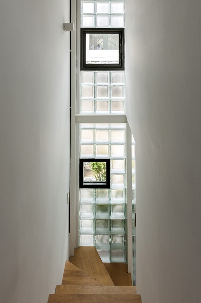 Glasshouse_Glass-block-shop-house_RoomplusDesignBuild_5.jpg