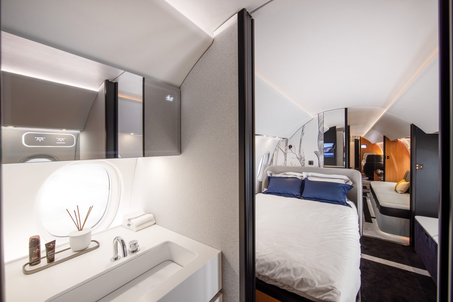 design et al Falcon 10X by Dassault Aviation shortlisted - design et al