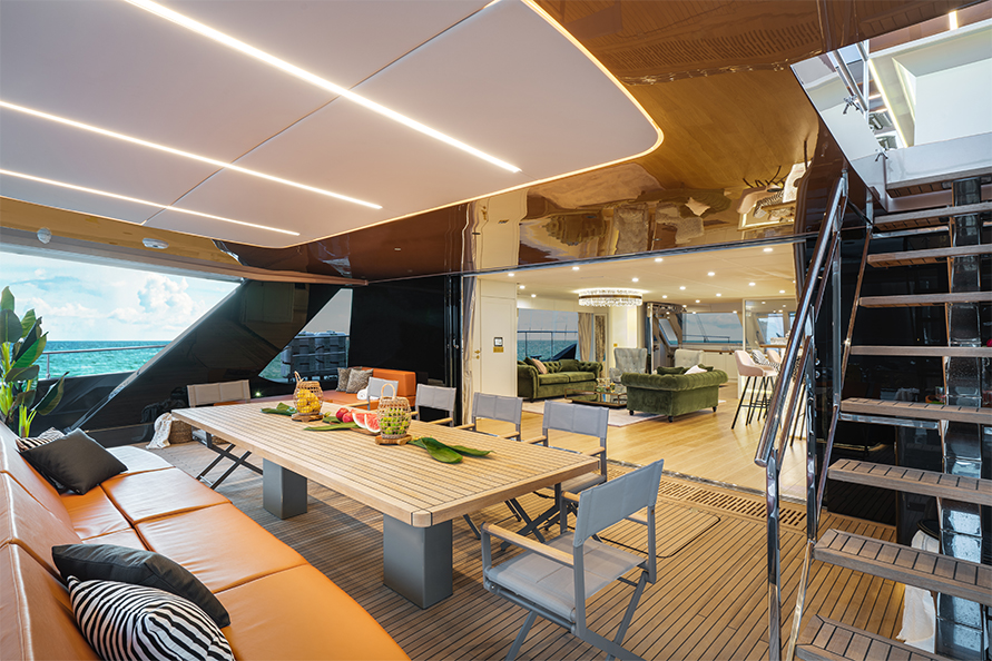 exterior designer sunreef yachts