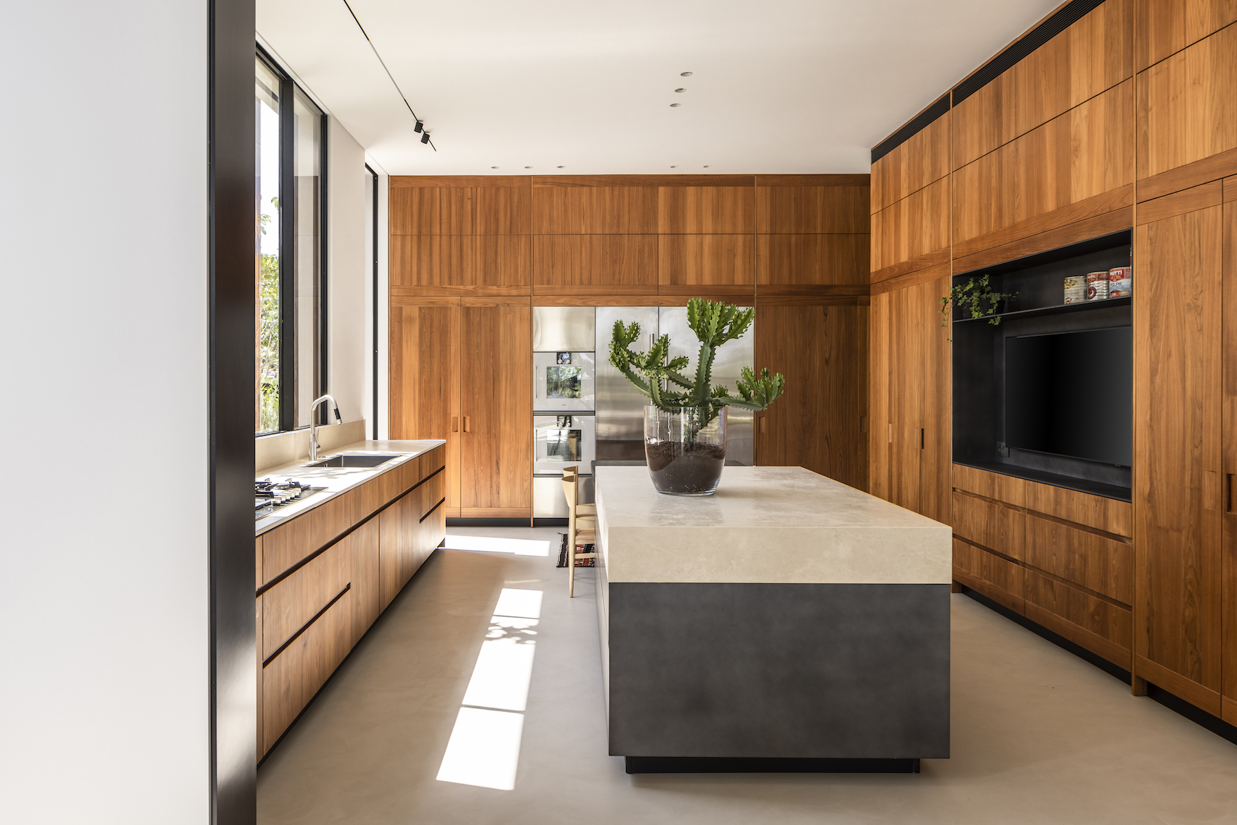 design et al Contemporary Colonial Villa by Dana Oberson Architects Ltd